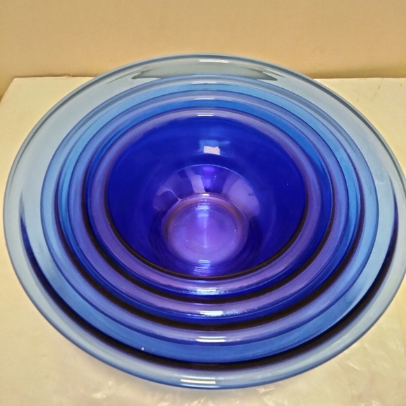 Pyrex | Kitchen | Vintage Pyrex Mixing Bowls In Cobalt Blue Set Of 4 ...